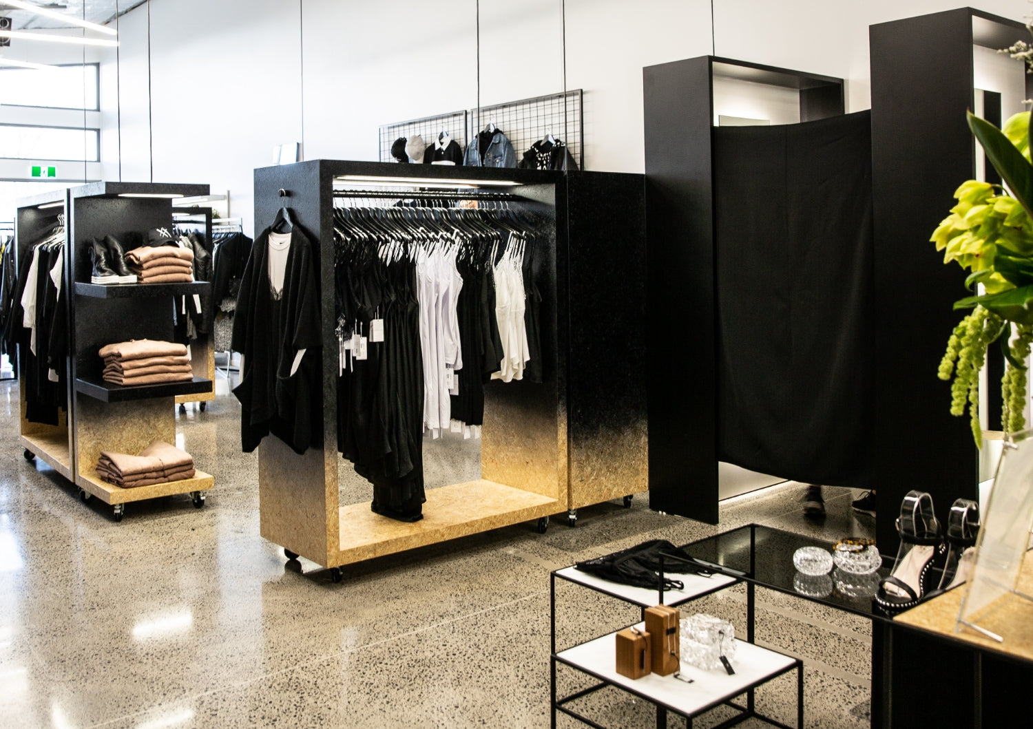 our stores | m o o c h i