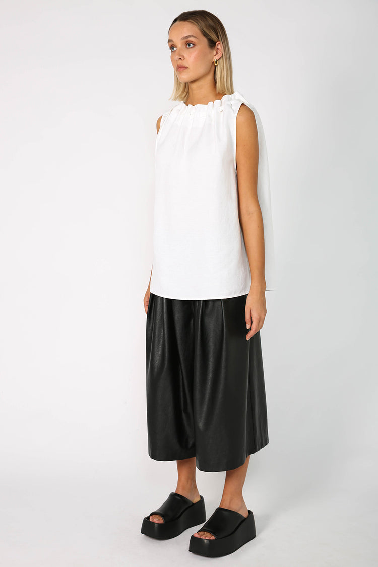 avid tank / white | m o o c h i