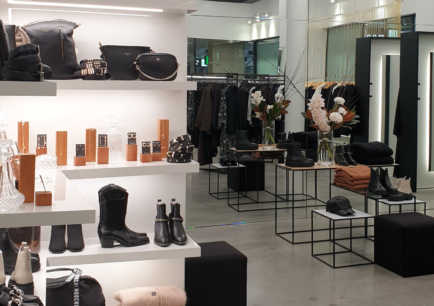 our stores | m o o c h i