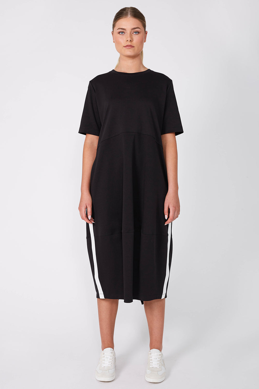 gains short sleeve spin dress / black|white | m o o c h i