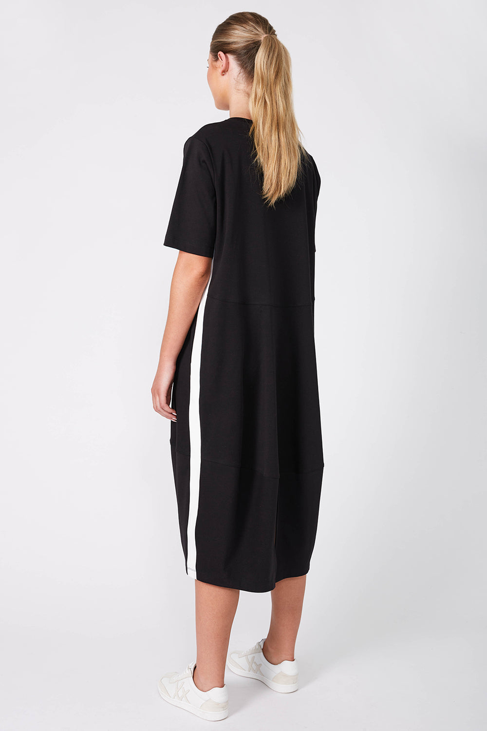 gains short sleeve spin dress / black|white | m o o c h i
