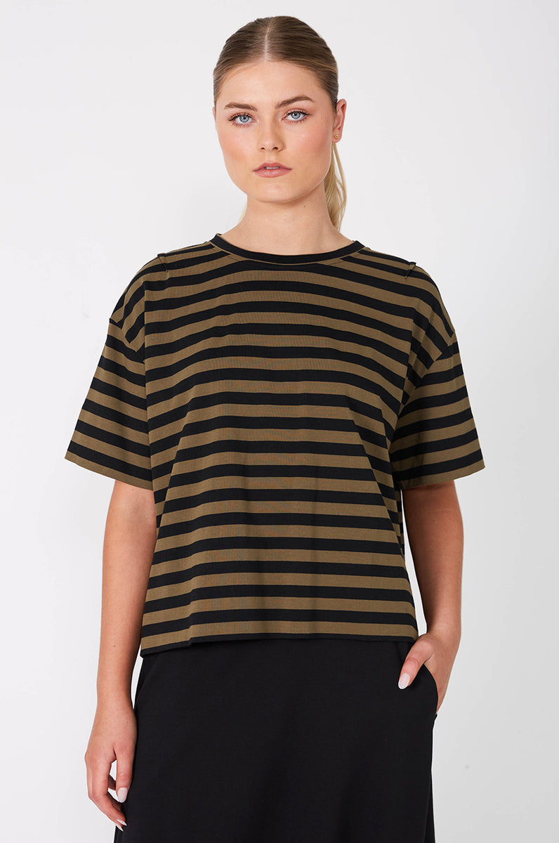 boxed tee / black|khaki wide stripe | m o o c h i