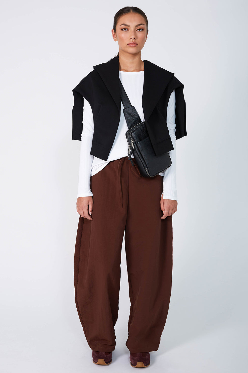 shy layering top / white | m o o c h i