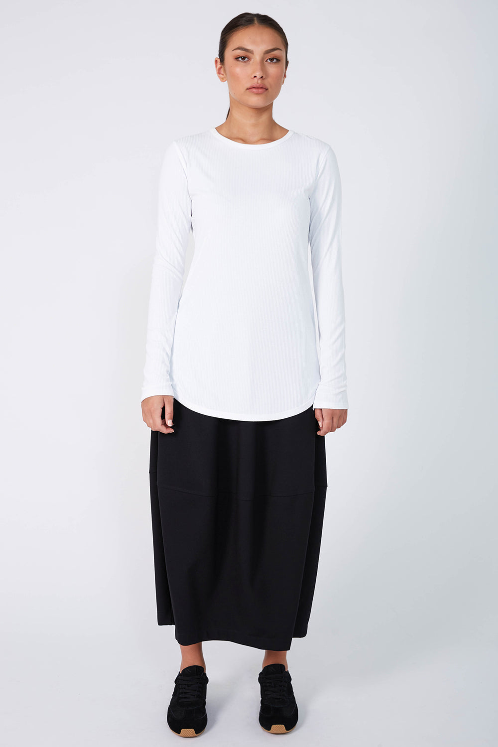 shy layering top / white | m o o c h i