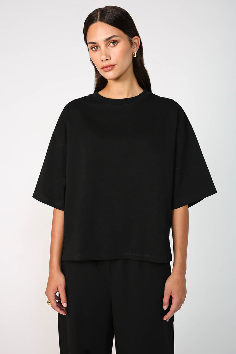 urban tee / black | m o o c h i